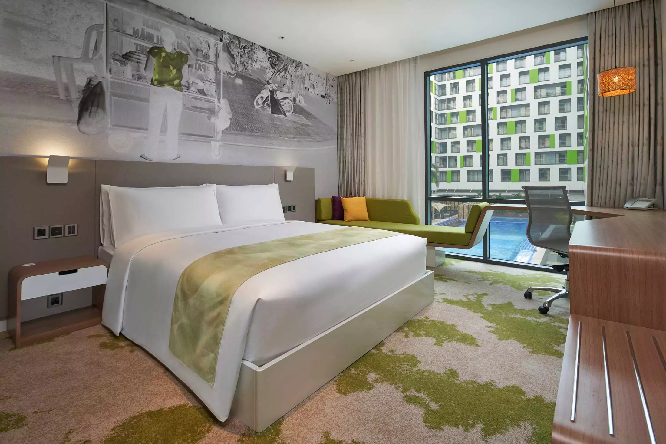 Deluxe Rooms - Holiday Inn & Suites Saigon Airport
