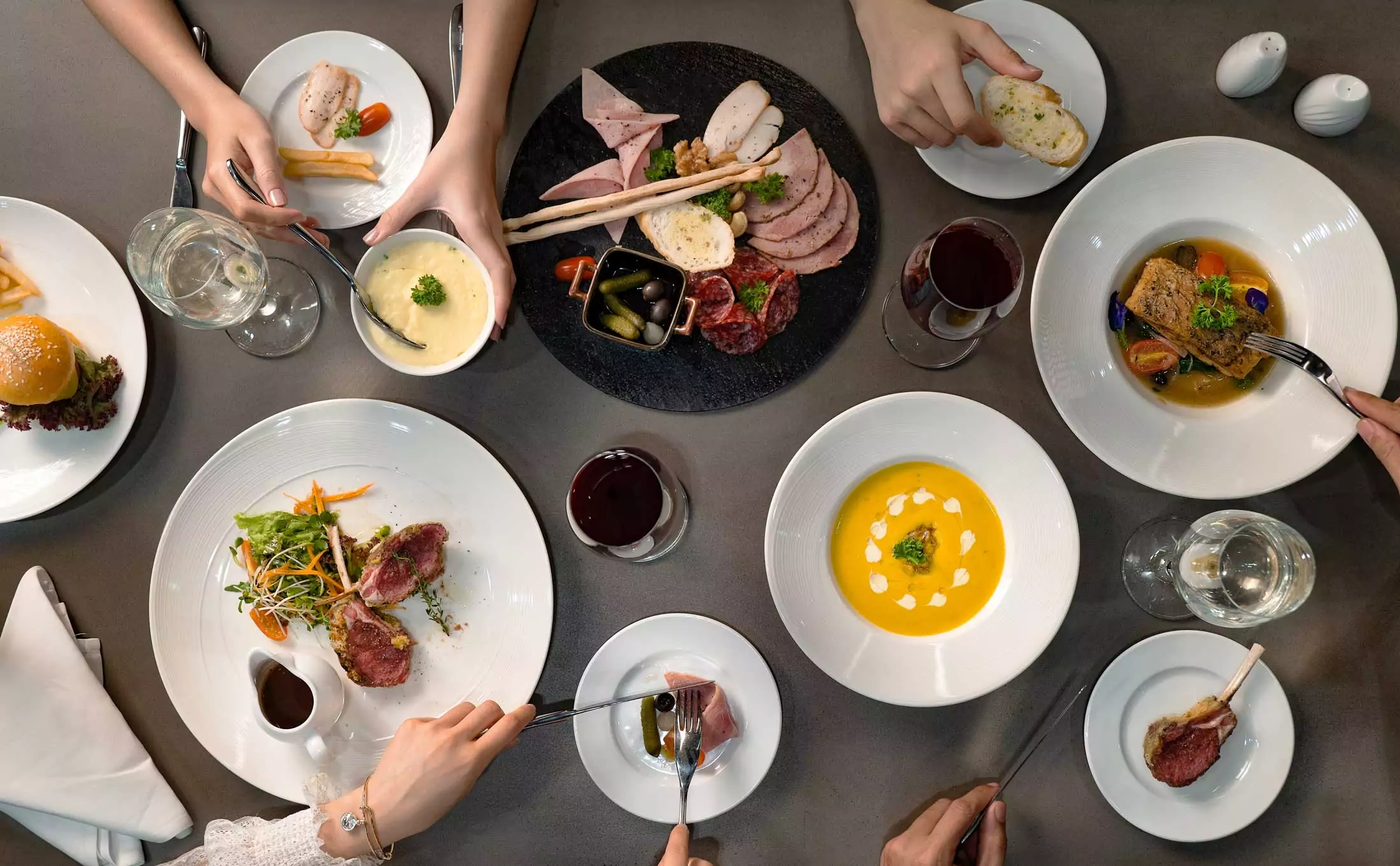 Dining in Saigon - Holiday Inn & Suites Saigon Airport